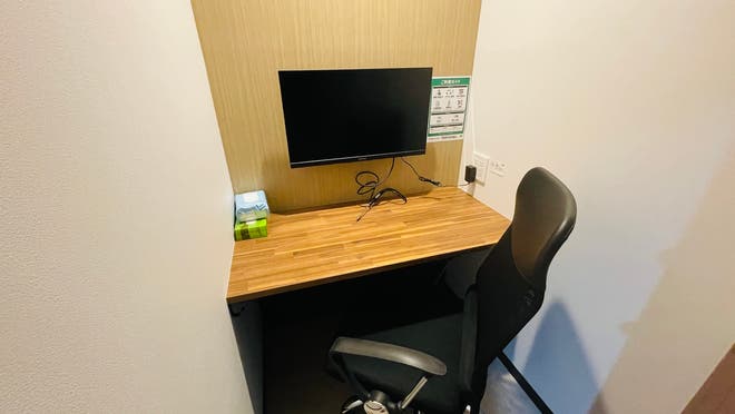 【¥660/1時間!中野駅から徒歩1分】モニター・フリードリンク付き1名個室(ブース1)※予約時間前は入室不可の写真2