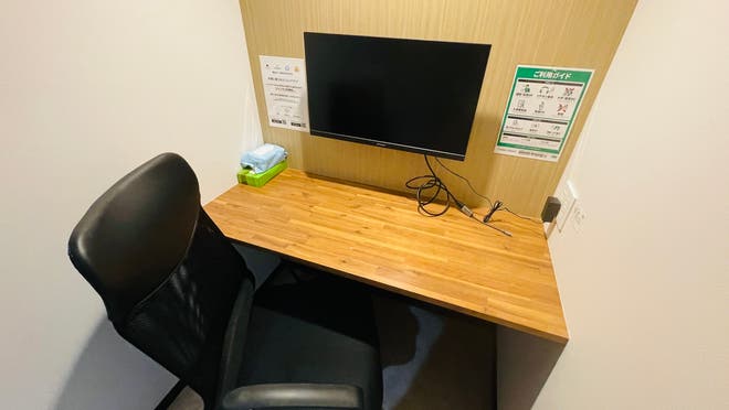 【¥660/1時間!中野駅から徒歩1分】モニター・フリードリンク付き1名個室(ブース2)※予約時間前は入室不可の写真1