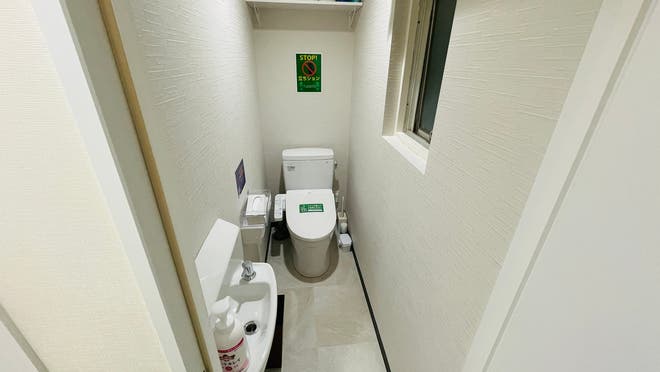 【¥660/1時間!中野駅から徒歩1分】モニター・フリードリンク付き1名個室(ブース18)※予約時間前は入室不可の写真8