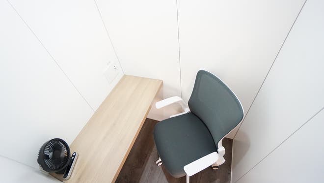 <cocony三軒茶屋No.1>三軒茶屋駅徒歩4分🚃1人用個室🚪光回線Wi-Fi📶電源🔌⚡️テレワーク/ZOOM/勉強/作業の写真1