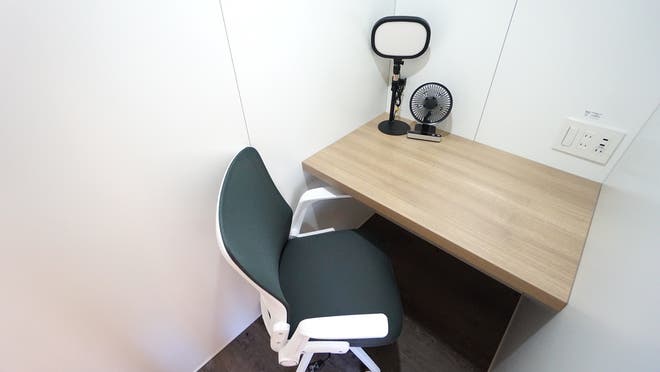 <cocony三軒茶屋プレミアムNo.4>三軒茶屋駅徒歩4分🚃1人用個室🚪光回線Wi-Fi📶電源🔌⚡️テレワーク/ZOOM/勉強の写真1