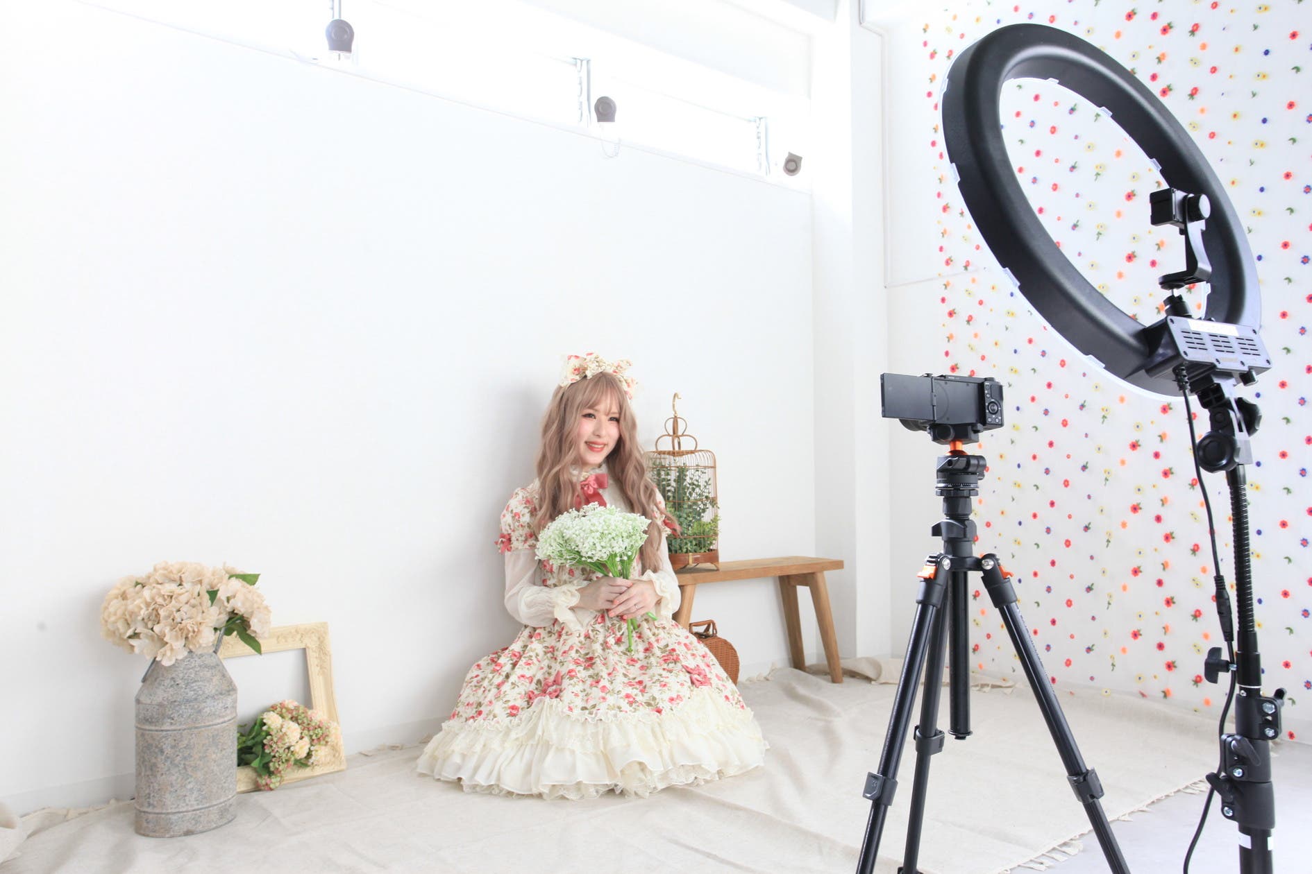 池袋東口徒歩４分/毎日清掃/自然光×白の空間/無限に広がる撮影の可能性/シンプルで洗練された非日常/背景10種類/機材すべて無料の写真24