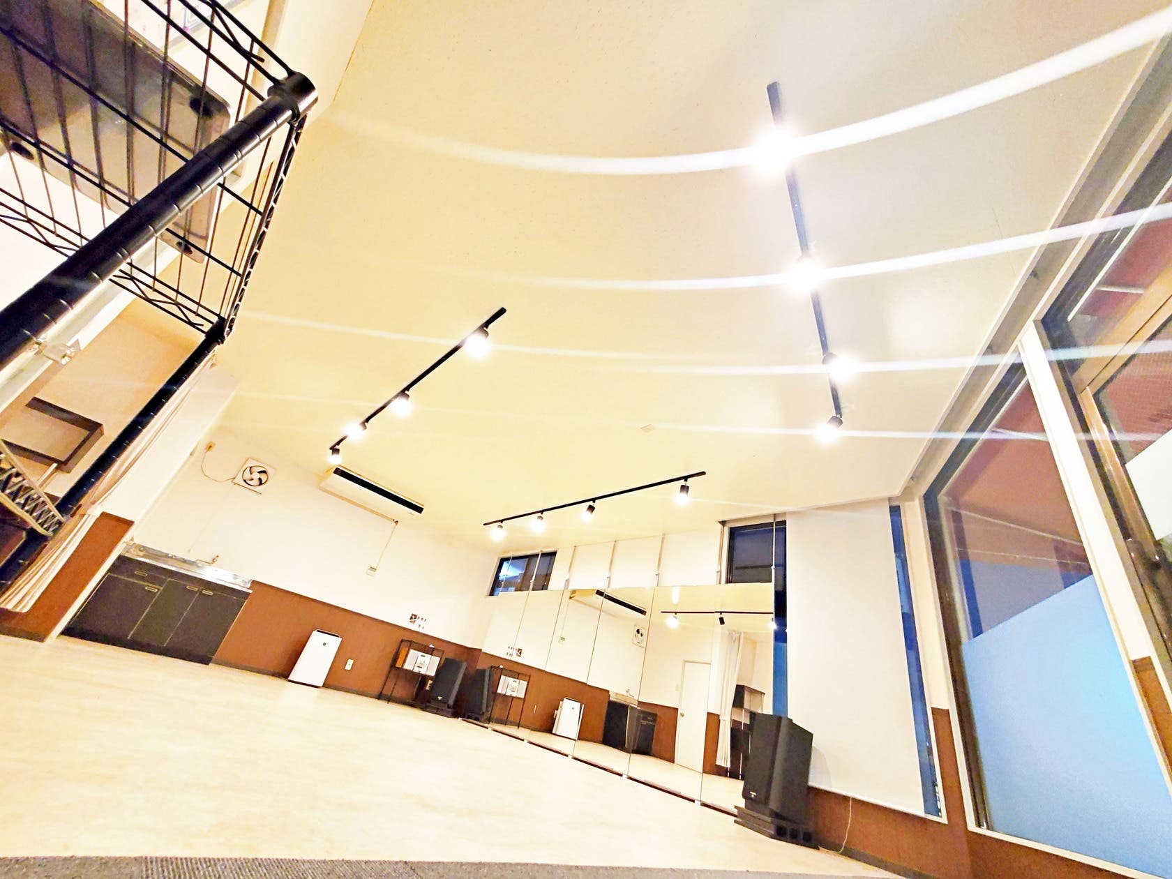 カリマ松本/ダンス・ヨガ・フィットネスなど個人・グループレッスンにも使いやすいシンプルなスタジオの写真27