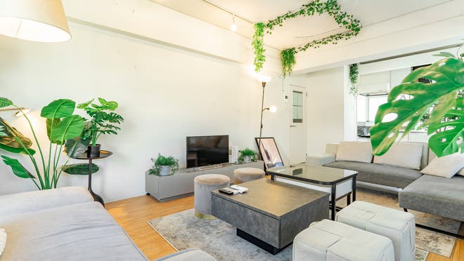 池袋駅徒歩5分🚶♂️最大12名◎交流会・懇親会に最適✨女子会・推し活・忘年会🍷映画鑑賞🎥コスプレ撮影📷クリスマス🎄の写真10