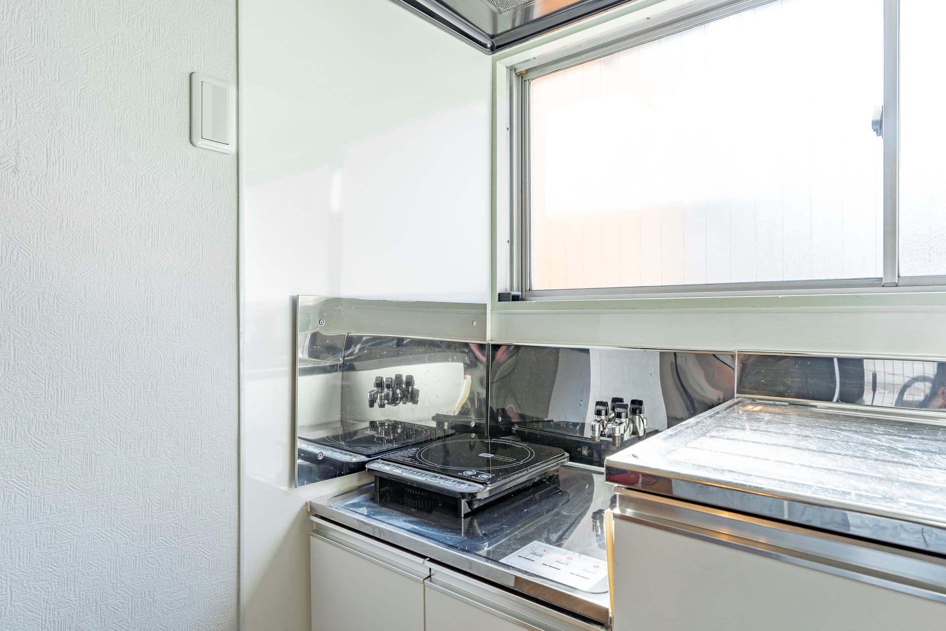 池袋駅徒歩5分🚶‍♂️最大12名◎交流会・懇親会に最適✨女子会・推し活・忘年会🍷映画鑑賞🎥コスプレ撮影📷クリスマス🎄の写真14