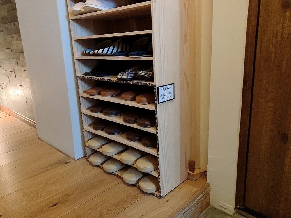 【JR元町駅徒歩1分🚶】 鍵付きプチ防音個室/🌟zoomやオンライン面談に🌟/喫煙スペース有/高速WIFI📶/電源🔌/325号室の写真9