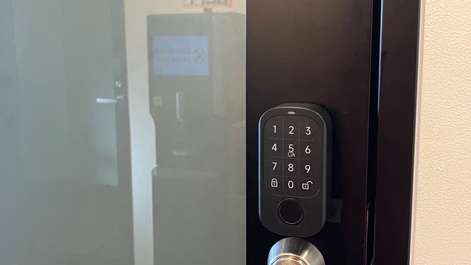 ■E:【女子会💗・推し活🌟・個室でeスポーツ🎮】90インチのプロジェクター📸とハイスペックPC💻完備の完全個室✨最大7名の写真16