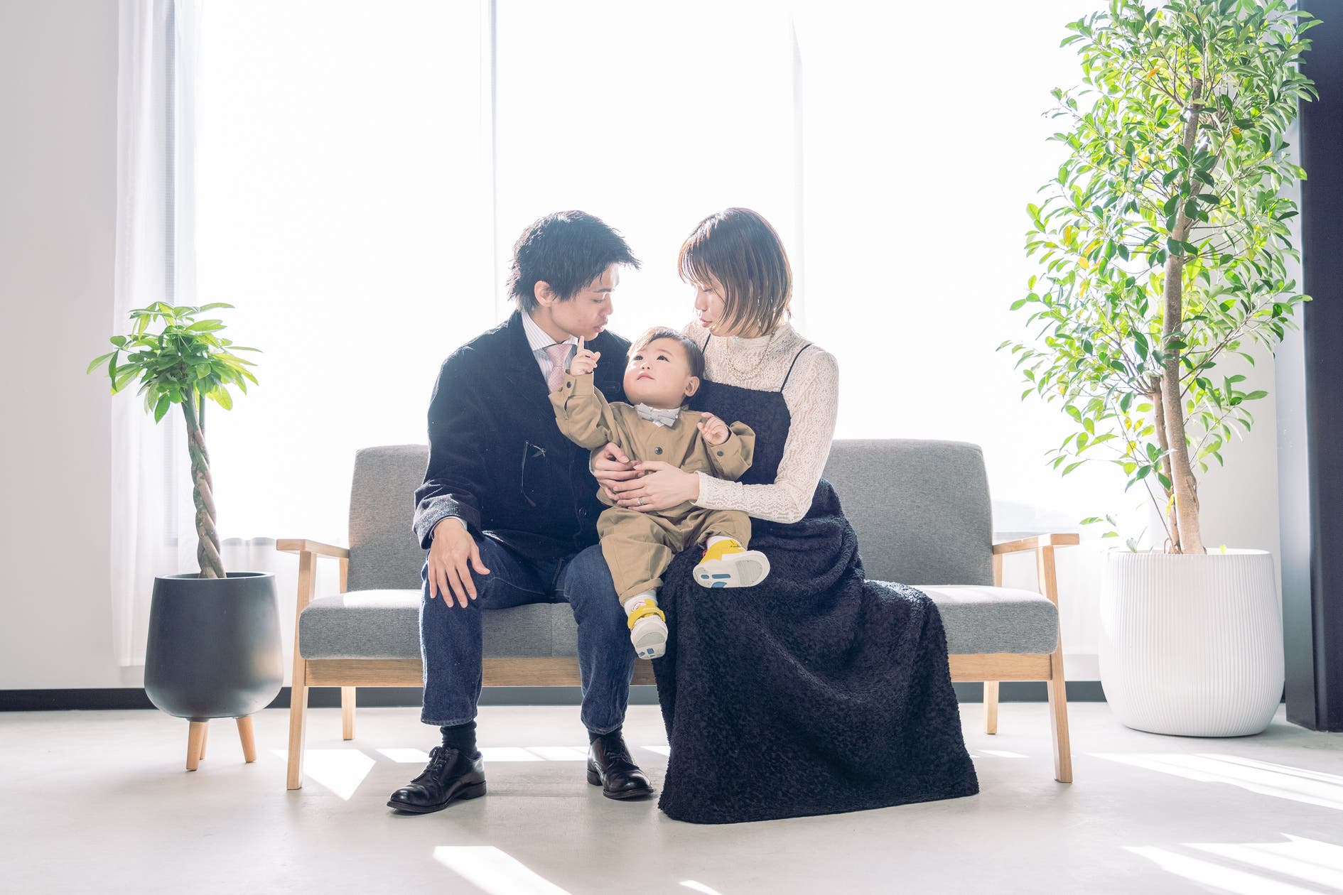 【無料駐車場付きペット可撮影スタジオ】大きな窓/自然光/モルタル調ホリゾント壁/家族写真・MV撮影・ポートレート・撮影会の写真6