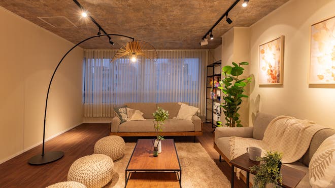 【🎄クリスマス&忘年会🎅】谷町九丁目駅すぐ/最大22名⭐️広々したお部屋に最高級ソファを使用⭐️の写真14