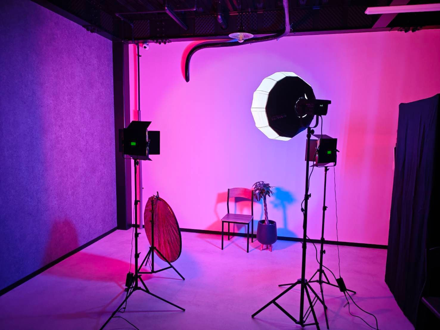 【無料駐車場付きペット可撮影スタジオ】大きな窓/自然光/モルタル調ホリゾント壁/家族写真・MV撮影・ポートレート・撮影会の写真25