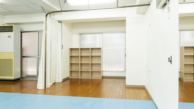 83㎡超全面鏡で床はPリウム30人以上利用可能!上新庄駅徒歩2分定期利用可能レンタルスタジオ上新庄の写真8
