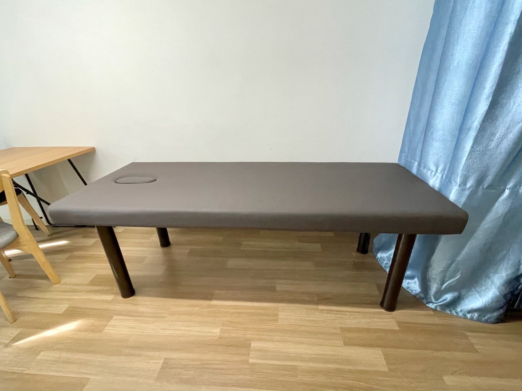 ＜初台ミニマルオフィス404＞高速光回線設置✨完全個室✨モニター/WiFi/マッサージベッド・マットあり！テレワーク/Web会議の写真12