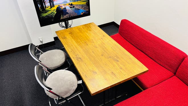 【大学至近👌】集中作業・面接面談・勉強会に🎧大きなデスクと快適ソファ✨中規模会議にも!の写真5