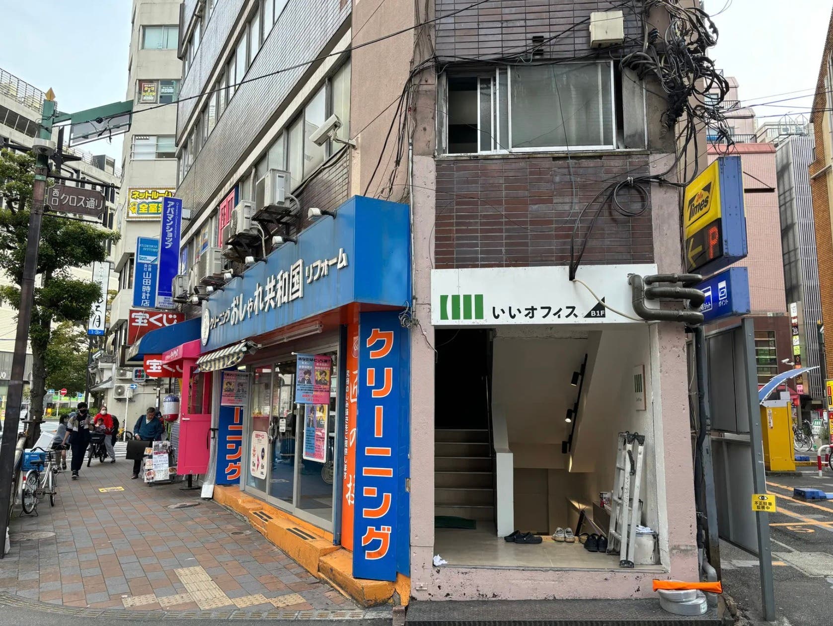 【蒲田駅徒歩1分】1時間660円！モニター付き1名用完全個室（ブース7）の写真4