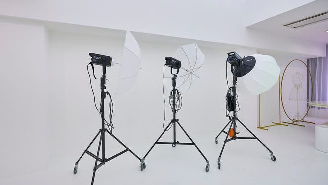 注!【12/1~12/20レンタル不可】まちなか総曲輪 西町 天井高6Mの白ホリスタジオの写真4