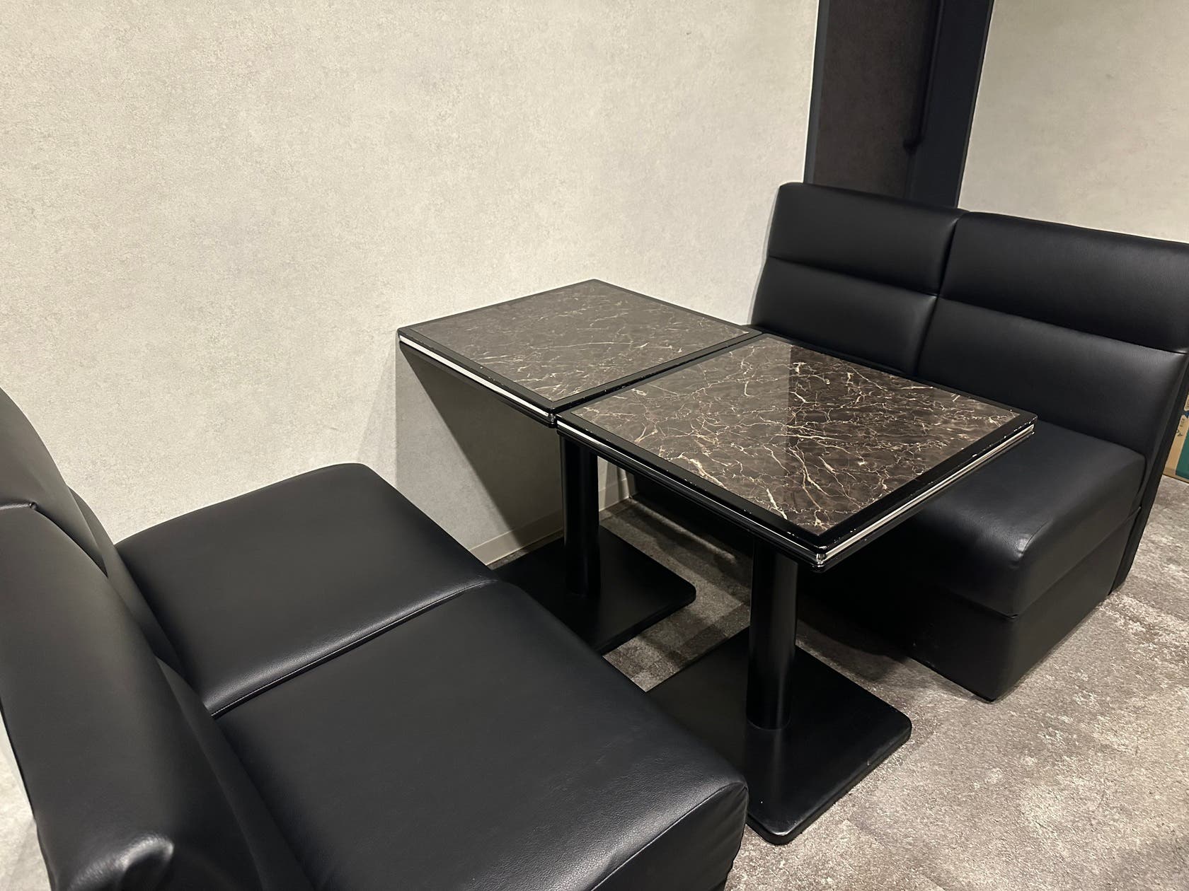 2000円で貸切【BAR貸切】大阪ミナミ★【持ち込み自由】【カラオケあり】の写真4