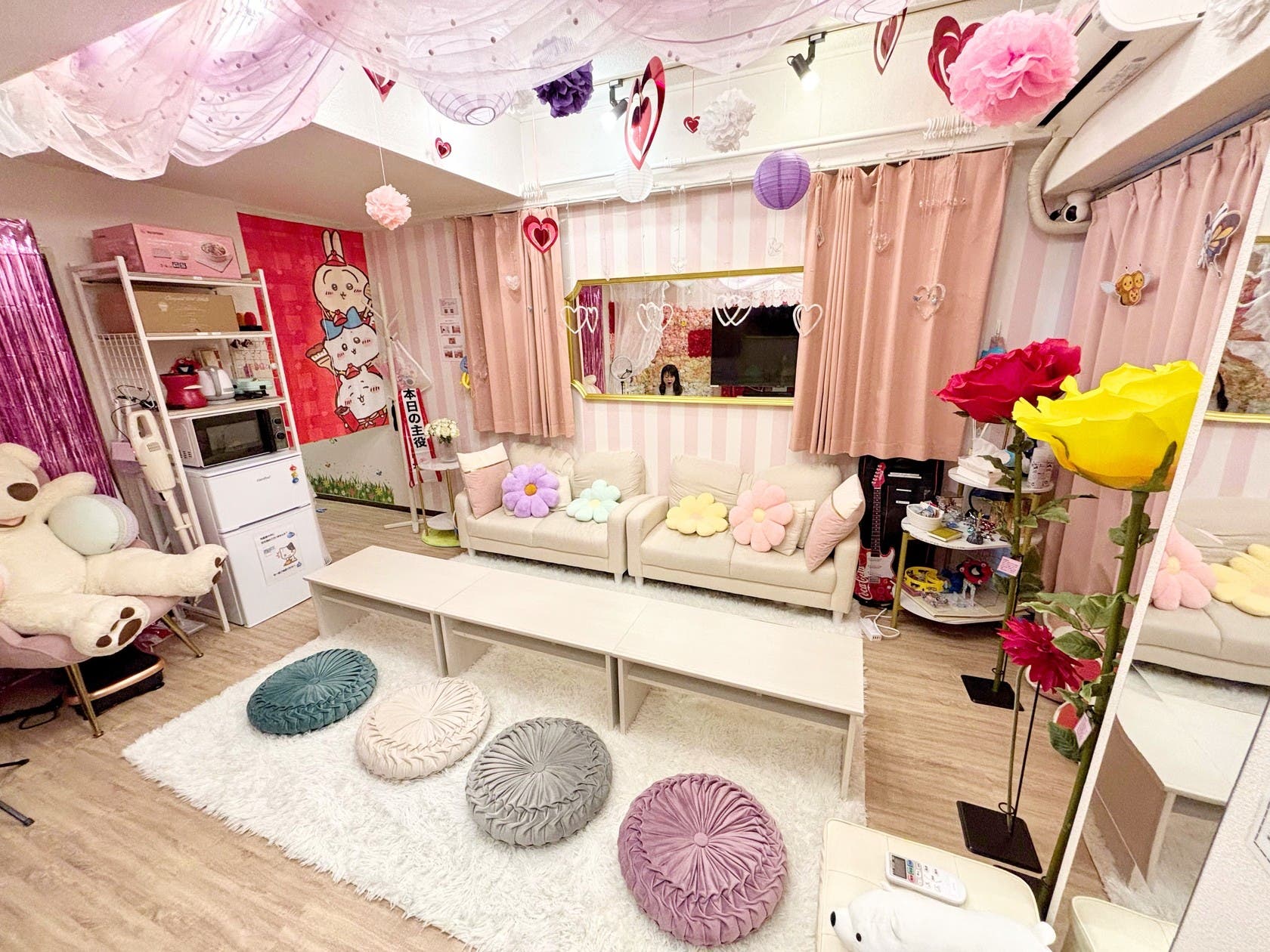 【女子会🎀推し会💖誕生日会🎂に最適】立地抜群@アメ村三角公園前🌲関西最大級の75㌅4KTV📺プライベートシアター🎞️515の写真8