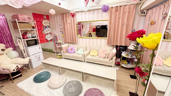 【女子会🎀推し会💖誕生日会🎂に最適】立地抜群@アメ村三角公園前🌲関西最大級の75㌅4KTV📺プライベートシアター🎞️515の写真8