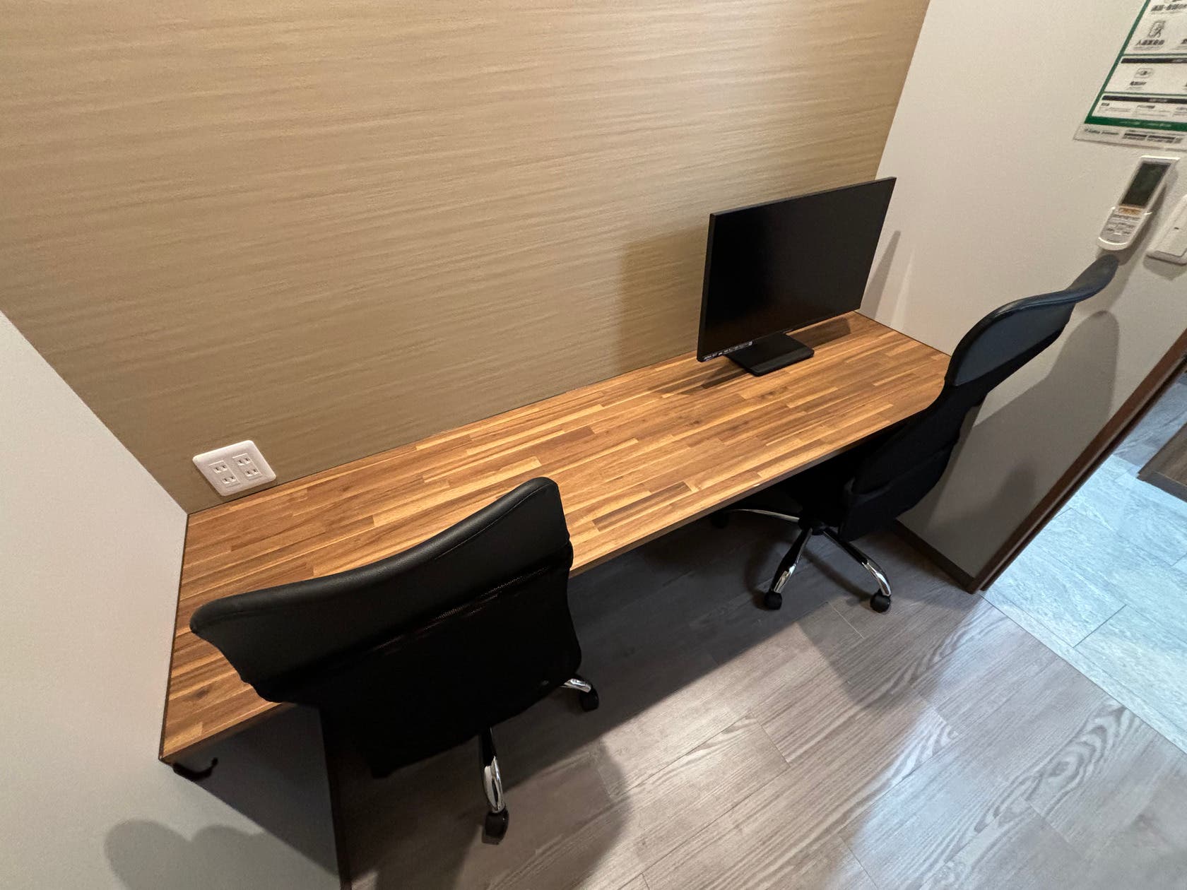 【蒲田駅徒歩1分】30分440円！モニター付き2名用完全個室（ブース9）の写真3