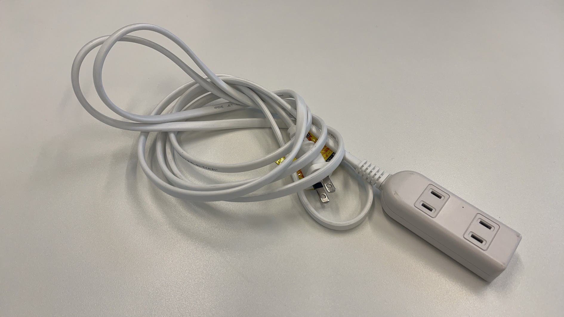 新小岩駅から徒歩4分。3階会議室。着席人数6名。会議、商談、面接などの写真9