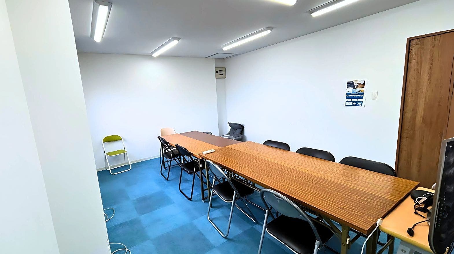 【駅近16名会議室】TVモニタ高速光WiFi完備1,990円/h｜8h13,280円パックの写真6