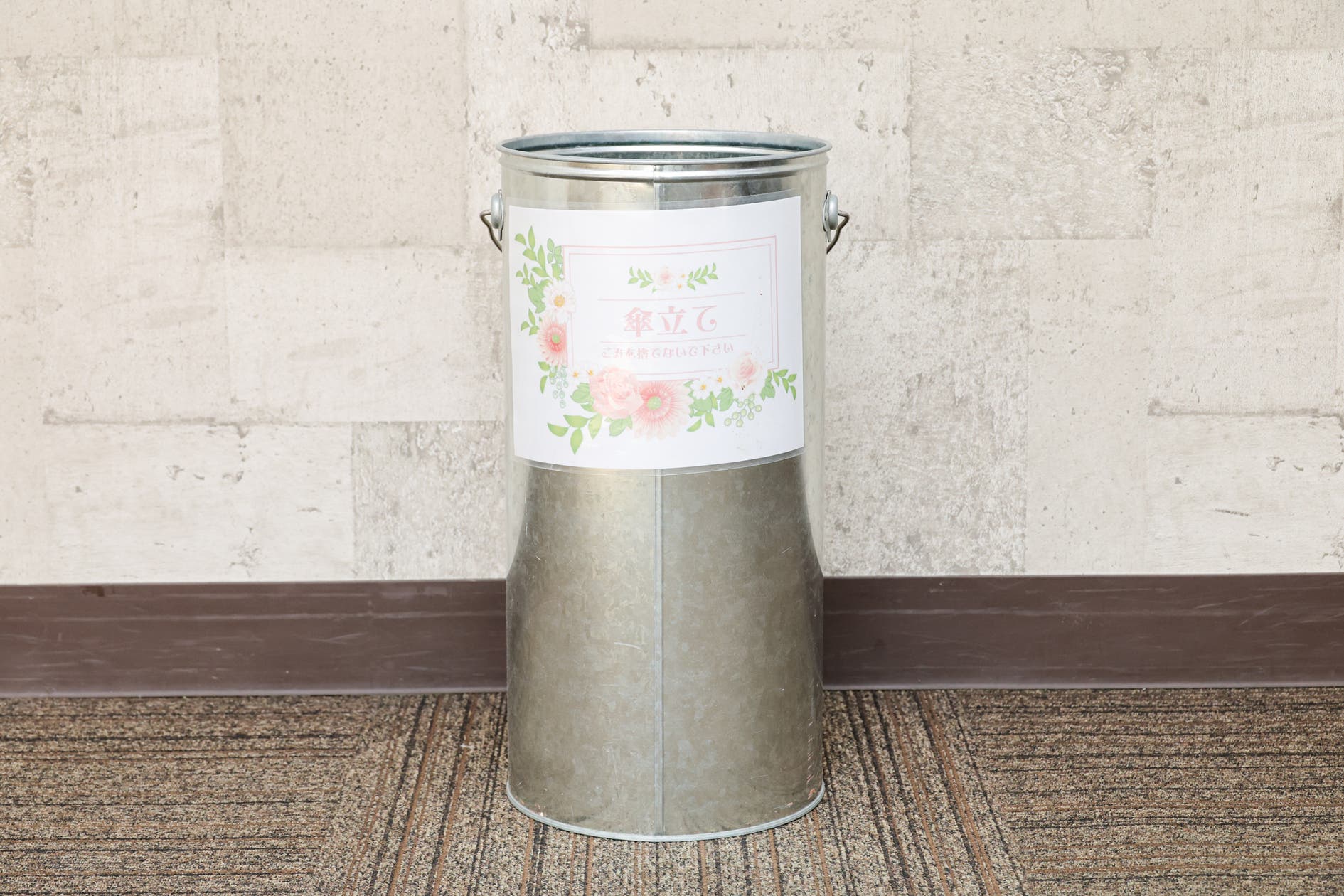 【神田駅南口徒歩1分】駅近レンタルスペース 広さ33㎡・20名まで✨Wi-Fi＆プロジェクター完備で会議・研修等も快適に！撮影◎の写真14