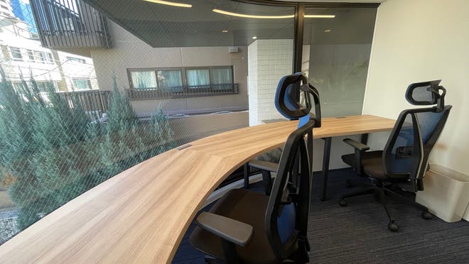 《六本木ヒルズすぐ》3名個室オフィス◆コワーキングスペース◆Wi-fi・電源・ホワイトボード・完全個室 テレワークに最適の写真2