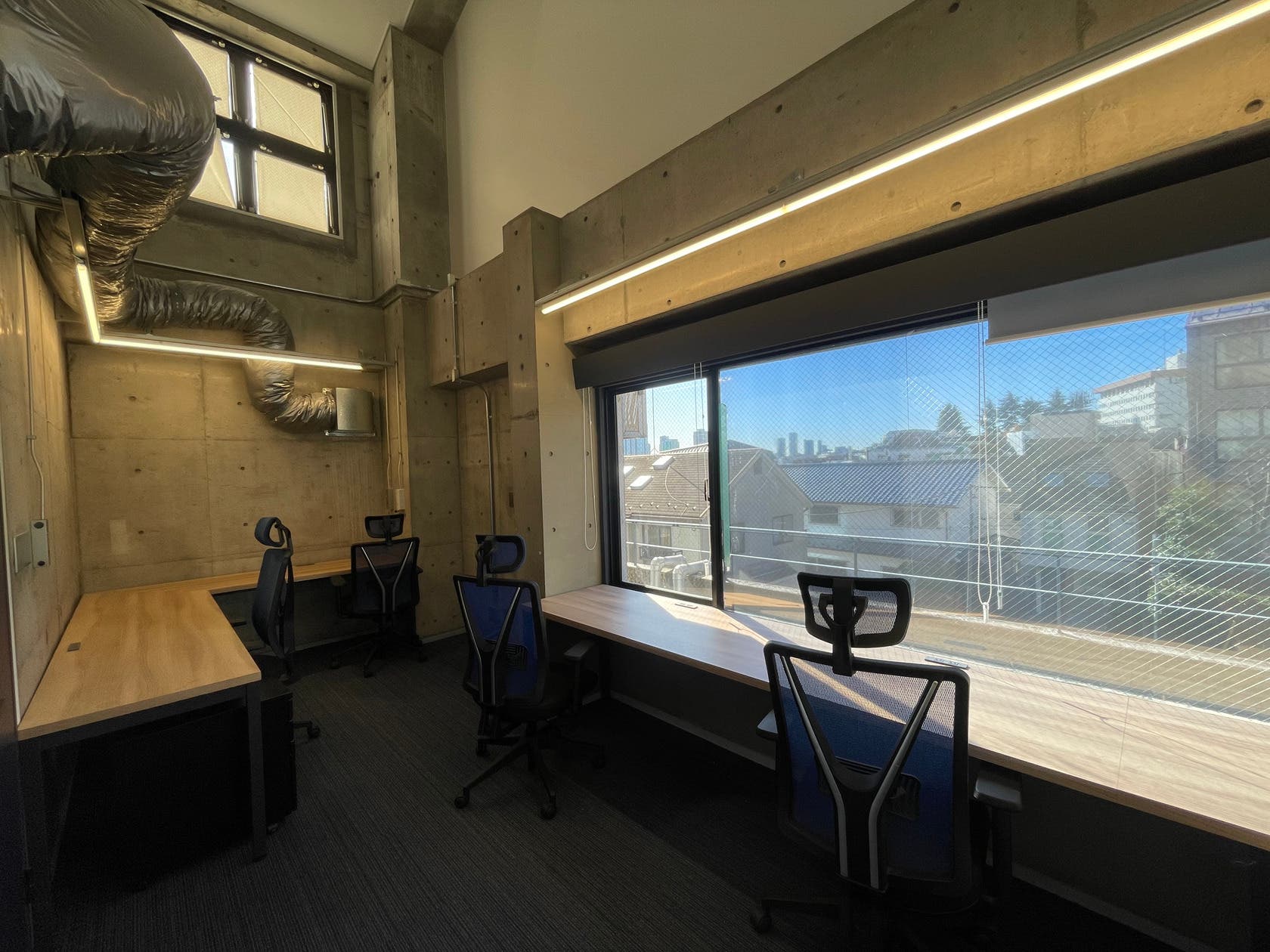 《六本木ヒルズすぐ》5名個室オフィス◆コワーキングスペース◆Wi-fi・電源・ホワイトボード・完全個室　テレワークに最適の写真4