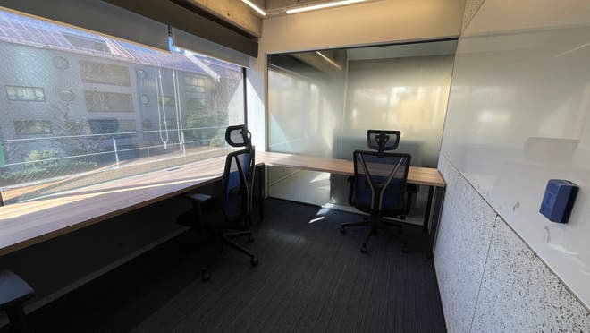 《六本木ヒルズすぐ》5名個室オフィス◆コワーキングスペース◆Wi-fi・電源・ホワイトボード・完全個室 テレワークに最適の写真5