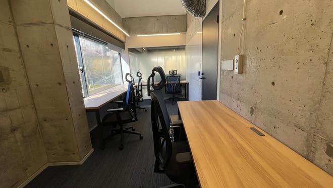 《六本木ヒルズすぐ》5名個室オフィス◆コワーキングスペース◆Wi-fi・電源・ホワイトボード・完全個室 テレワークに最適の写真2