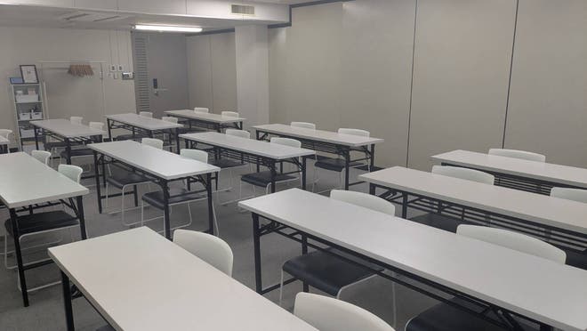 広瀬通 【7階第2会議室】TVセット無料/研修・セミナー・試験会場に/24時間OK/Wi-fi・ホワイトボード有り/24名様用の写真4