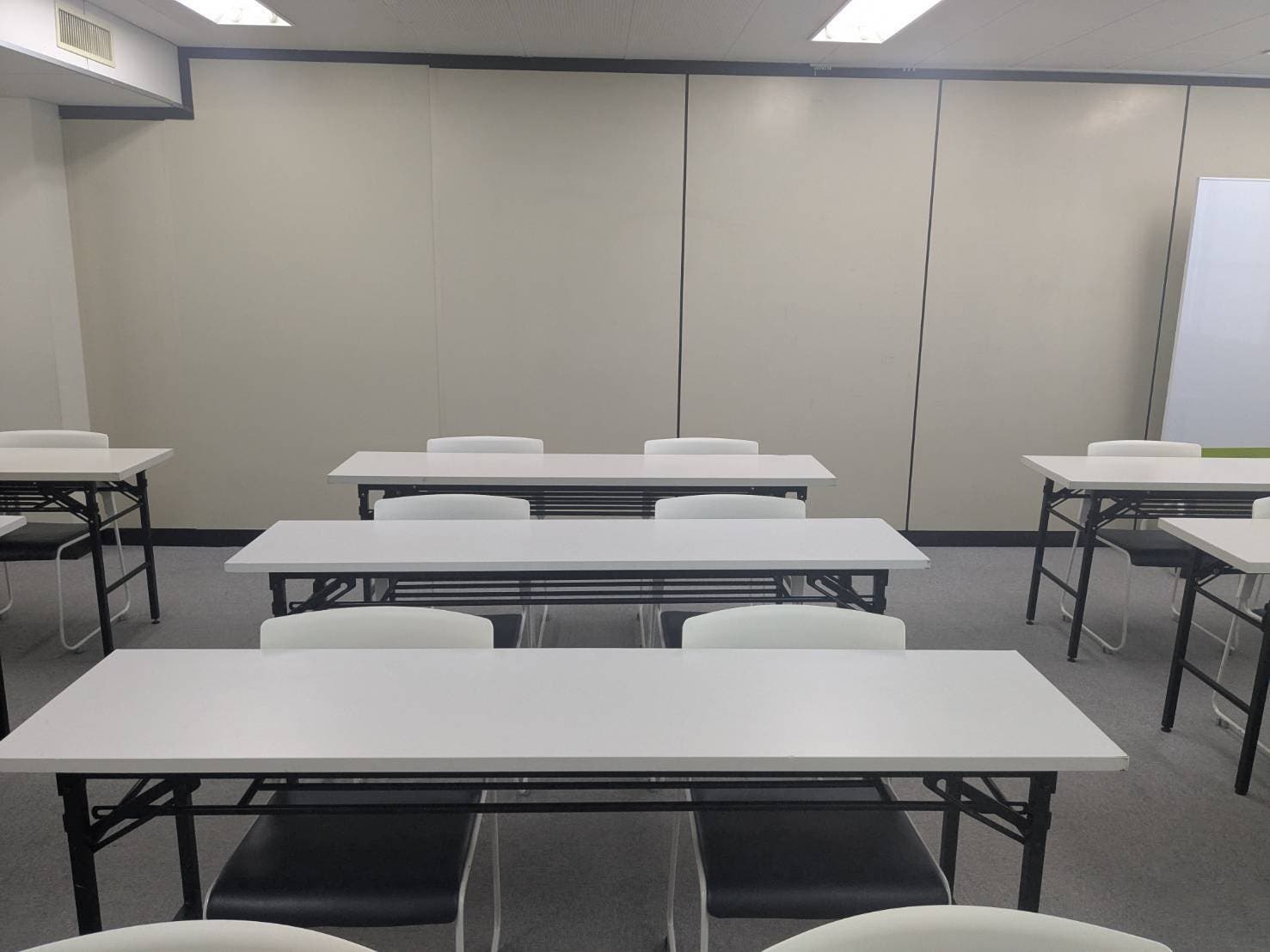 広瀬通 【7階第2会議室】TVセット無料／研修・セミナー・試験会場に／24時間OK／Wi-fi・ホワイトボード有り／24名様用の写真5