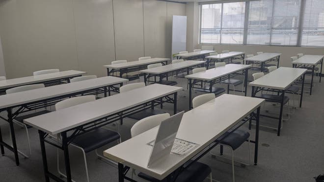 広瀬通 【7階第2会議室】TVセット無料/研修・セミナー・試験会場に/24時間OK/Wi-fi・ホワイトボード有り/24名様用の写真6