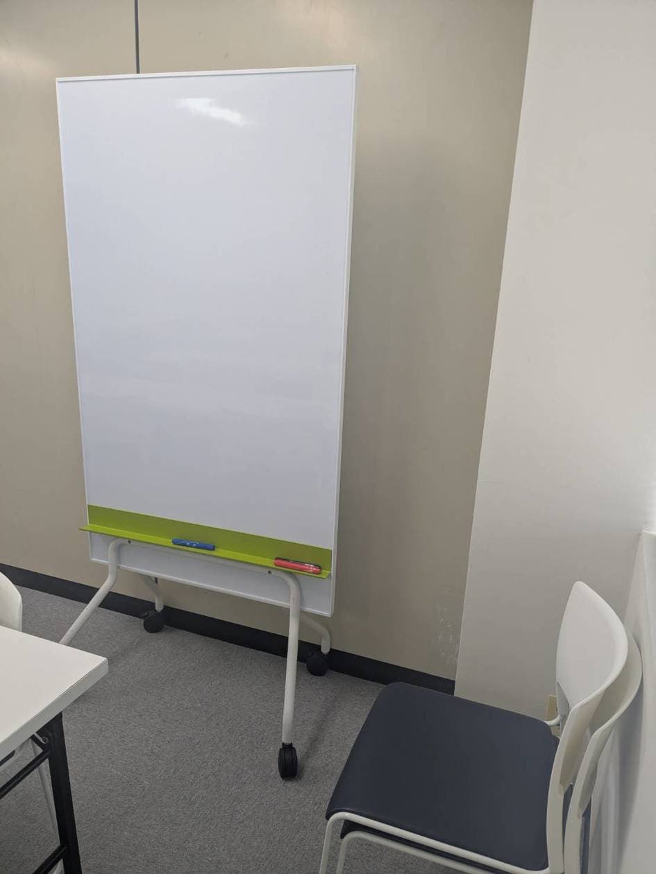 広瀬通 【7階第2会議室】TVセット無料／研修・セミナー・試験会場に／24時間OK／Wi-fi・ホワイトボード有り／24名様用の写真11