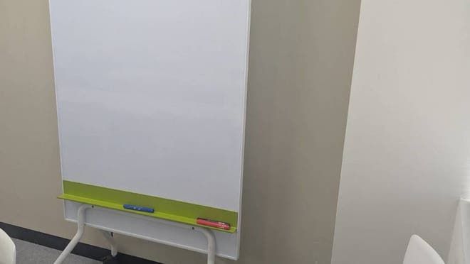 広瀬通 【7階第2会議室】TVセット無料/研修・セミナー・試験会場に/24時間OK/Wi-fi・ホワイトボード有り/24名様用の写真11