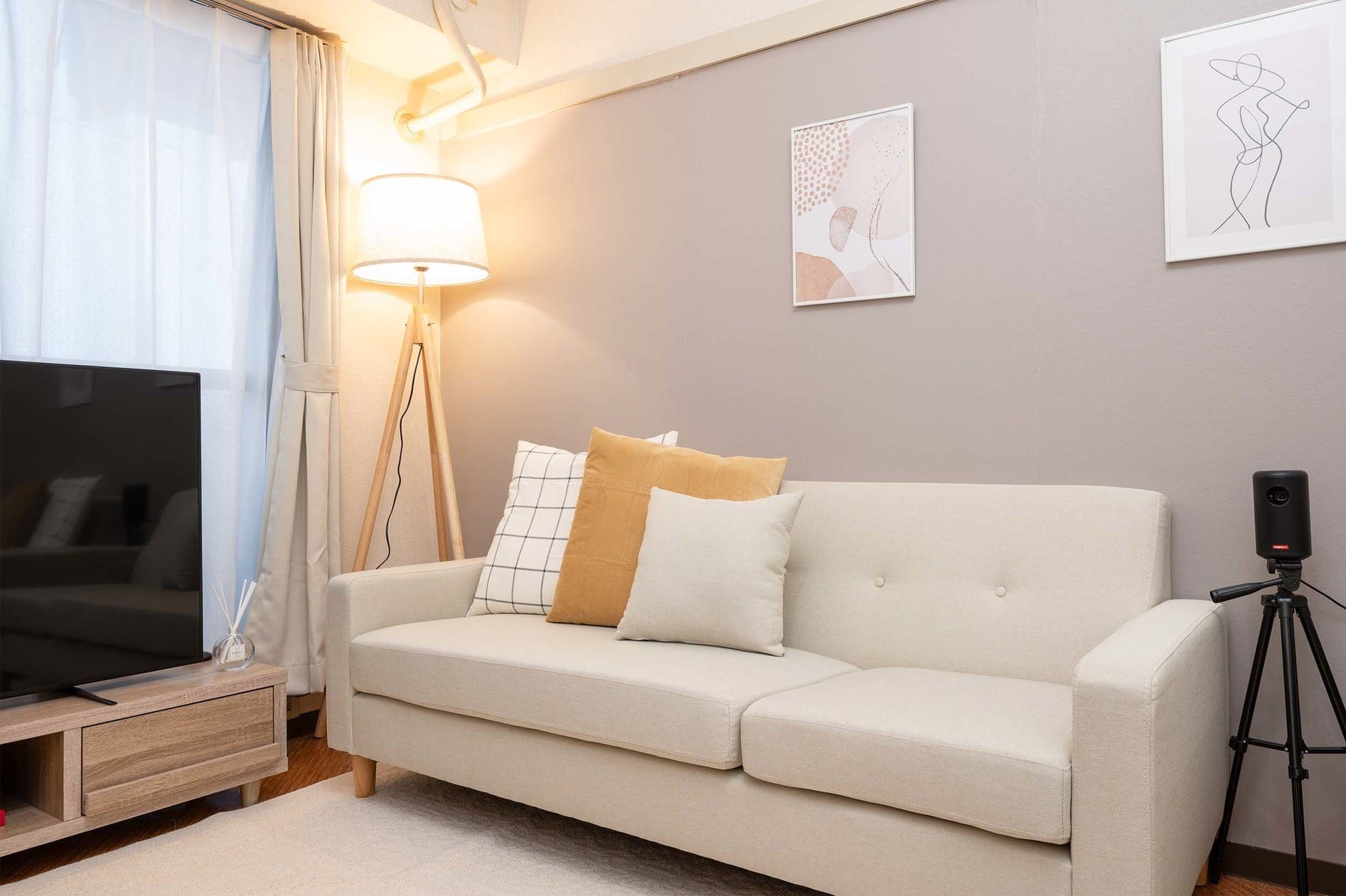 🎬【関内駅徒歩1分】100インチプロジェクター＆大画面TV🎮ゲーム5種🎲ボドゲ10種/たこパOK🍳女子会/誕生日会に最適の写真10