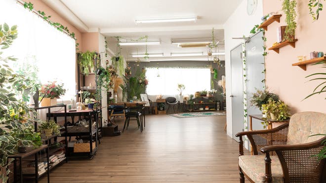 プチリニューアル。控室あり。自然光がたっぷり入る使いやすいシンプルな撮影スタジオ。の写真4