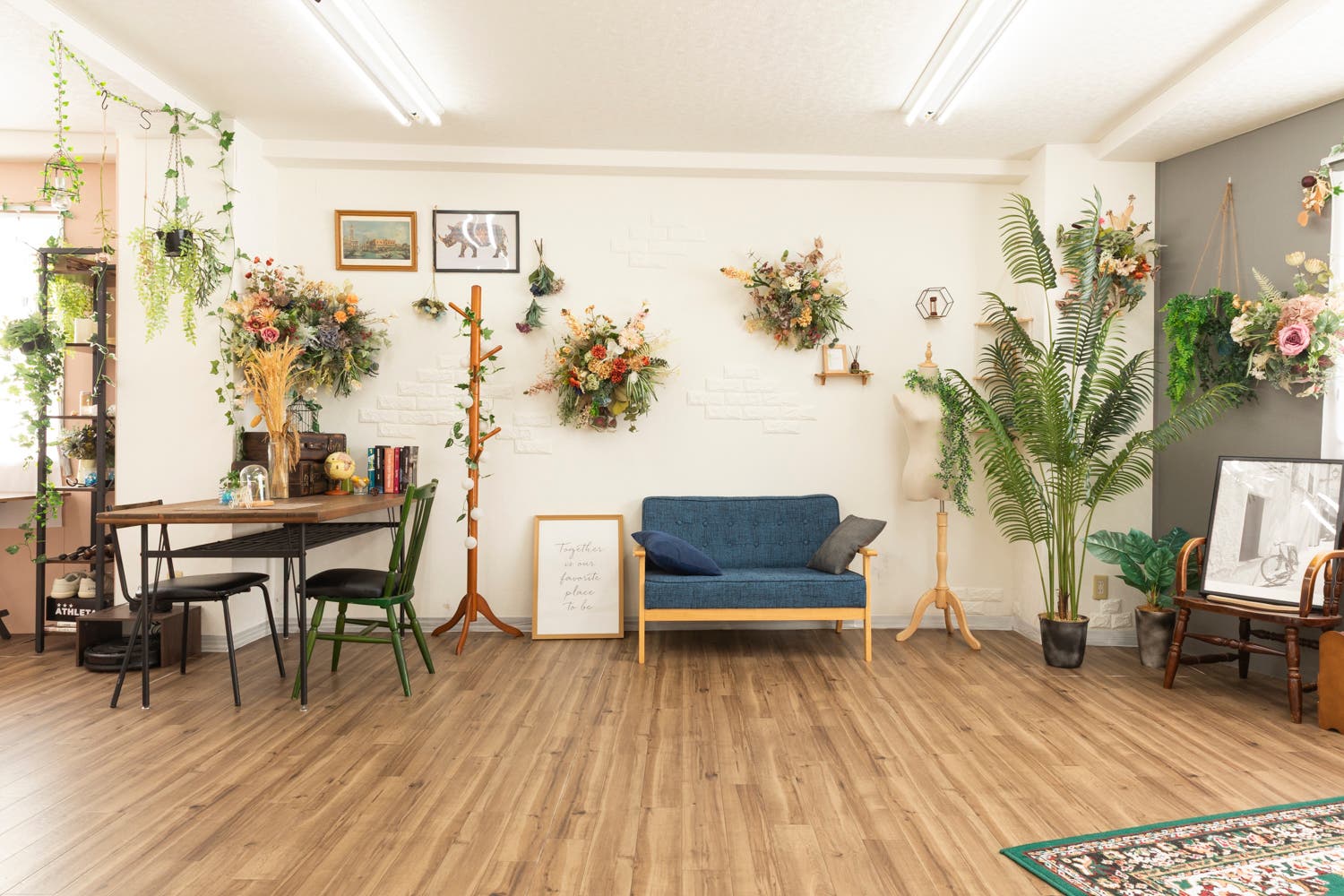 プチリニューアル。控室あり。自然光がたっぷり入る使いやすいシンプルな撮影スタジオ。の写真10