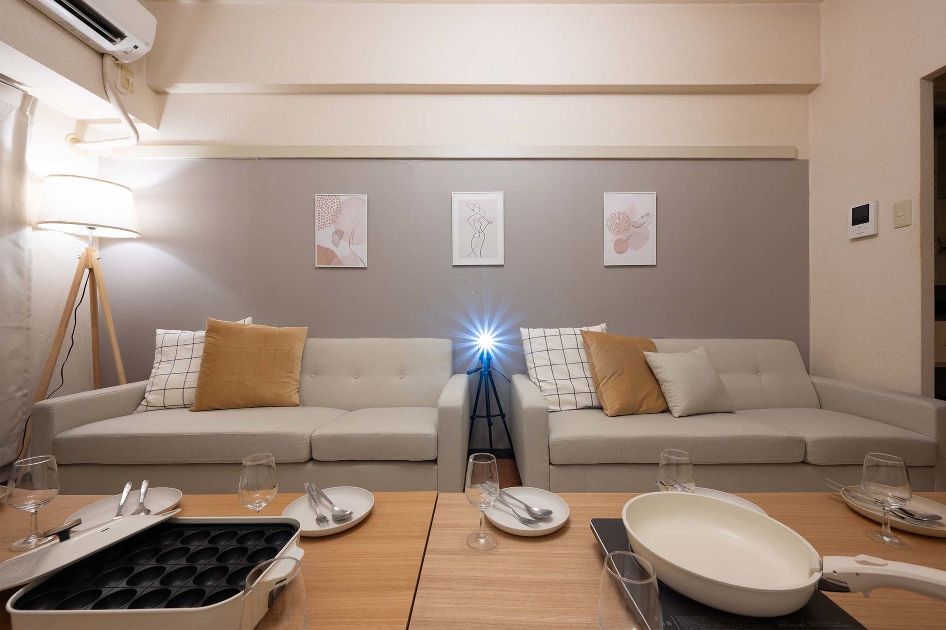 🎬【関内駅徒歩1分】100インチプロジェクター＆大画面TV🎮ゲーム5種🎲ボドゲ10種/たこパOK🍳女子会/誕生日会に最適の写真17