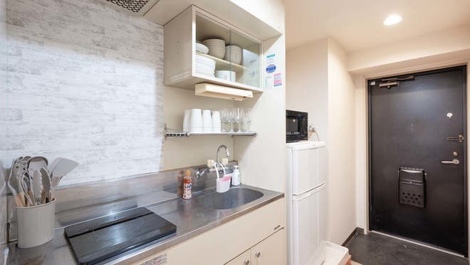 🎬【関内駅徒歩1分】100インチプロジェクター&大画面TV🎮ゲーム5種🎲ボドゲ10種/たこパOK🍳女子会/誕生日会に最適の写真24