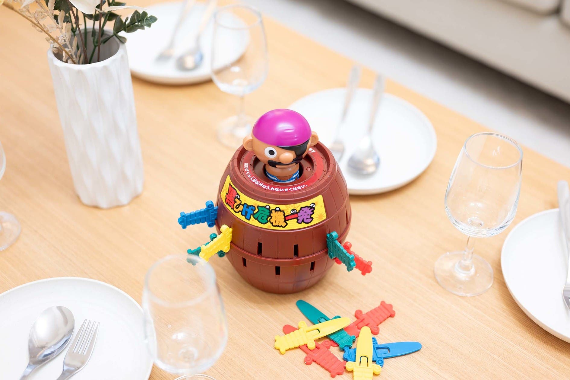 🎬【関内駅徒歩1分】100インチプロジェクター＆大画面TV🎮ゲーム5種🎲ボドゲ10種/たこパOK🍳女子会/誕生日会に最適の写真27