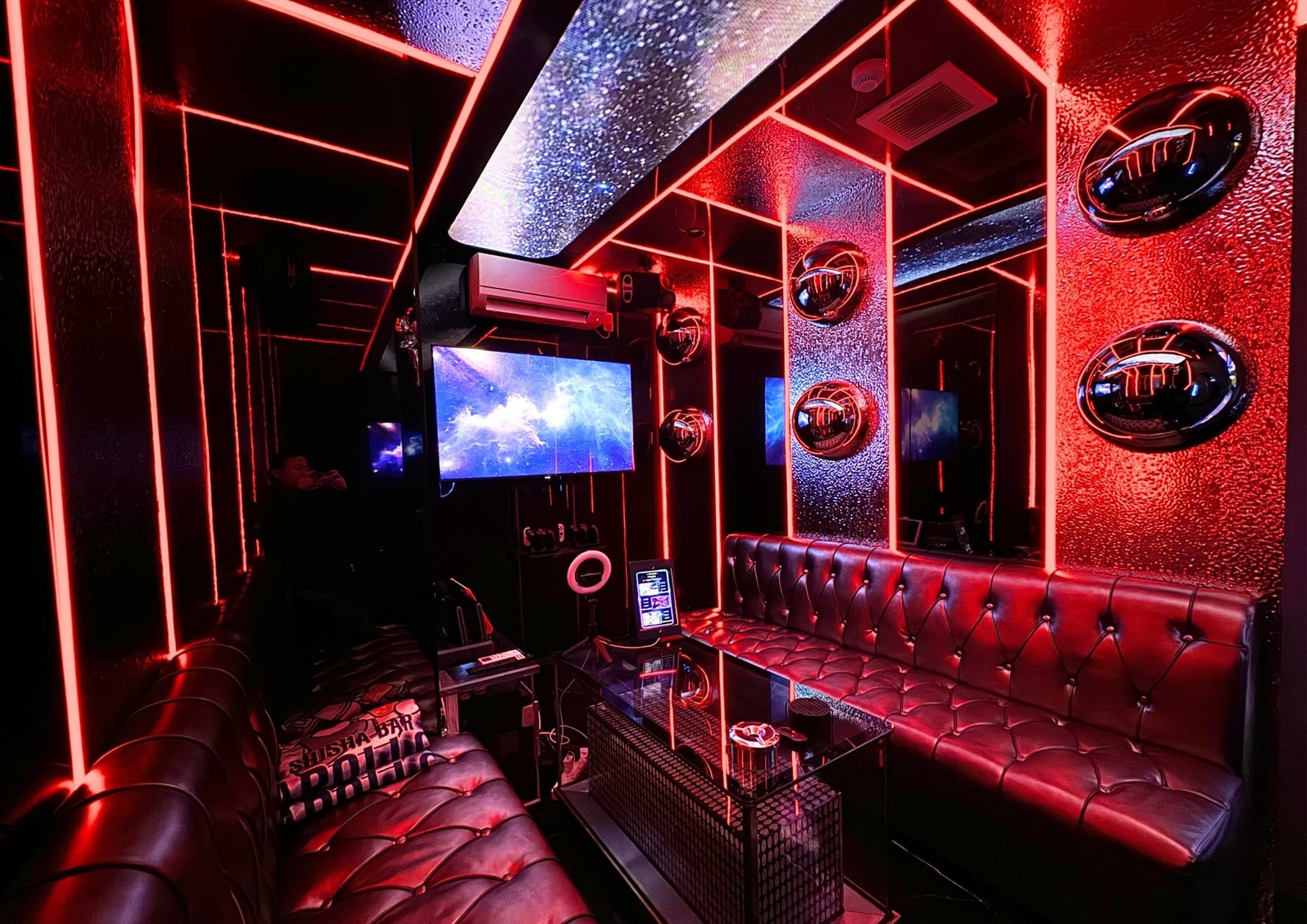 飲み放題990円/圧倒的な宇宙空間/カラオケ無料/メインフロア+３個室の写真14