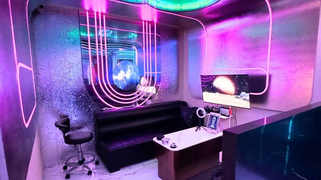 飲み放題990円/圧倒的な宇宙空間/カラオケ無料/メインフロア+3個室の写真16