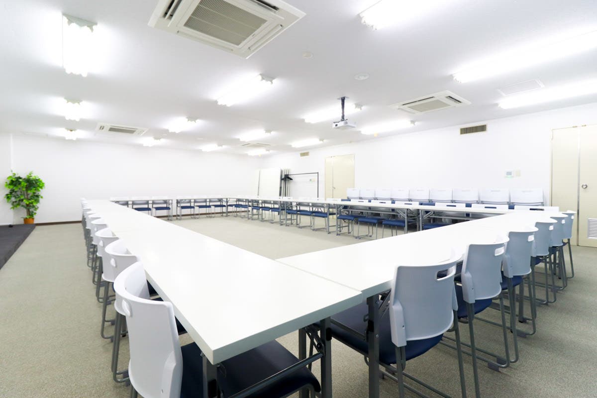 【JR博多駅東5出口徒歩15秒！筑紫口徒歩1分！105名利用可】プロジェクター・WiFi無料！ふれあい貸し会議室 博多No126の写真14