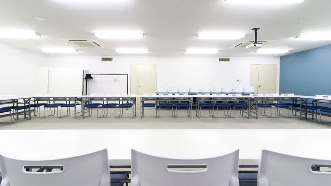 【JR博多駅東5出口徒歩15秒!筑紫口徒歩1分!105名利用可】プロジェクター・WiFi無料!ふれあい貸し会議室 博多No126の写真16