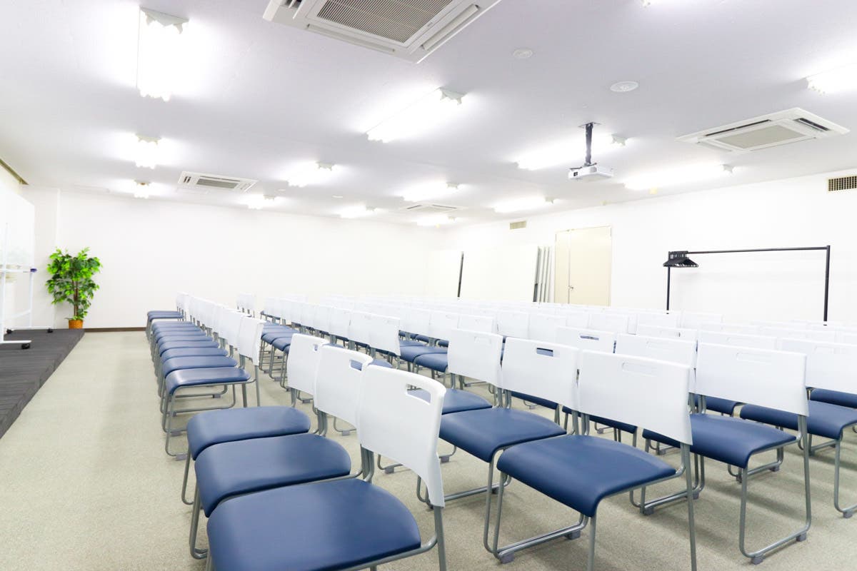 【JR博多駅東5出口徒歩15秒！筑紫口徒歩1分！105名利用可】プロジェクター・WiFi無料！ふれあい貸し会議室 博多No126の写真20