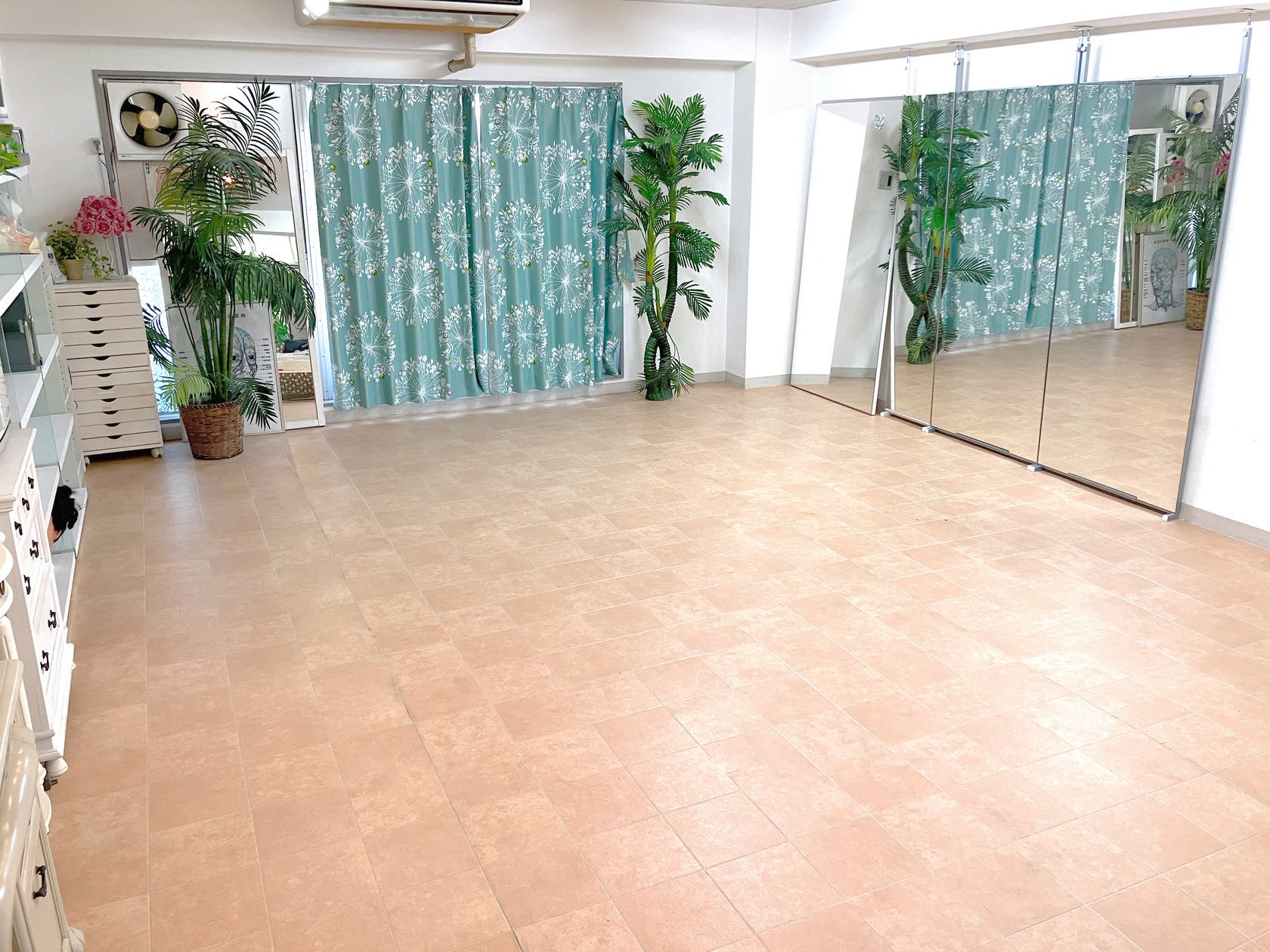 【高円寺駅徒歩３分】フォトウエディングのメイク、ウエディングヘアメイクリハーサル、フェイシャルエステ、ヨガ、動画撮影などに最適の写真5