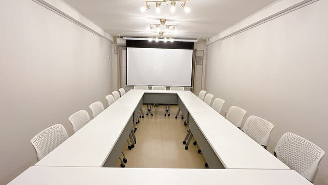 【Room1】郡山駅車15分・福島放送局バス3分|24名可・完全個室・WiFiホワイトボード無料の多目的スペース🌿の写真1