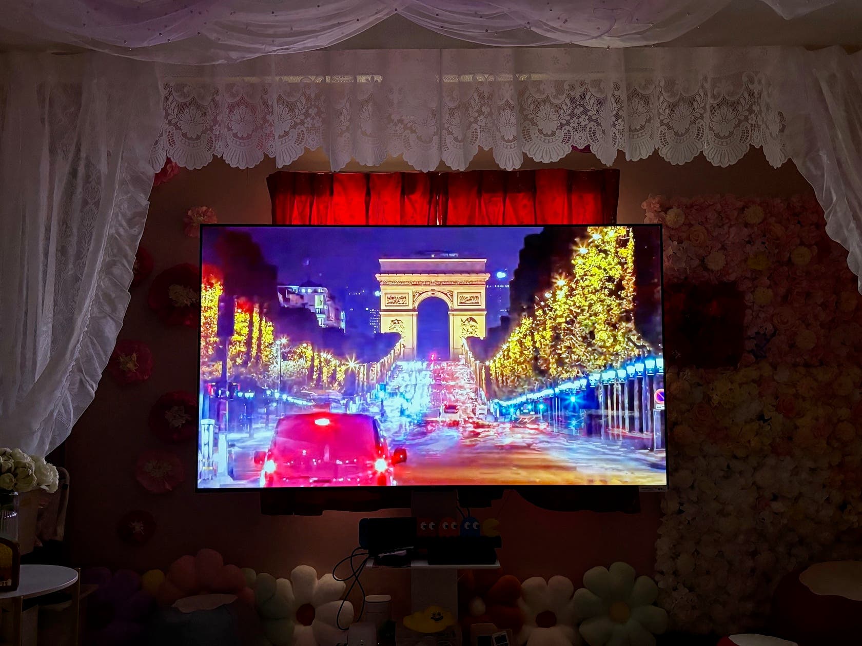 【女子会🎀推し会💖誕生日会🎂に最適】立地抜群@アメ村三角公園前🌲関西最大級の75㌅4KTV📺プライベートシアター🎞️515の写真15