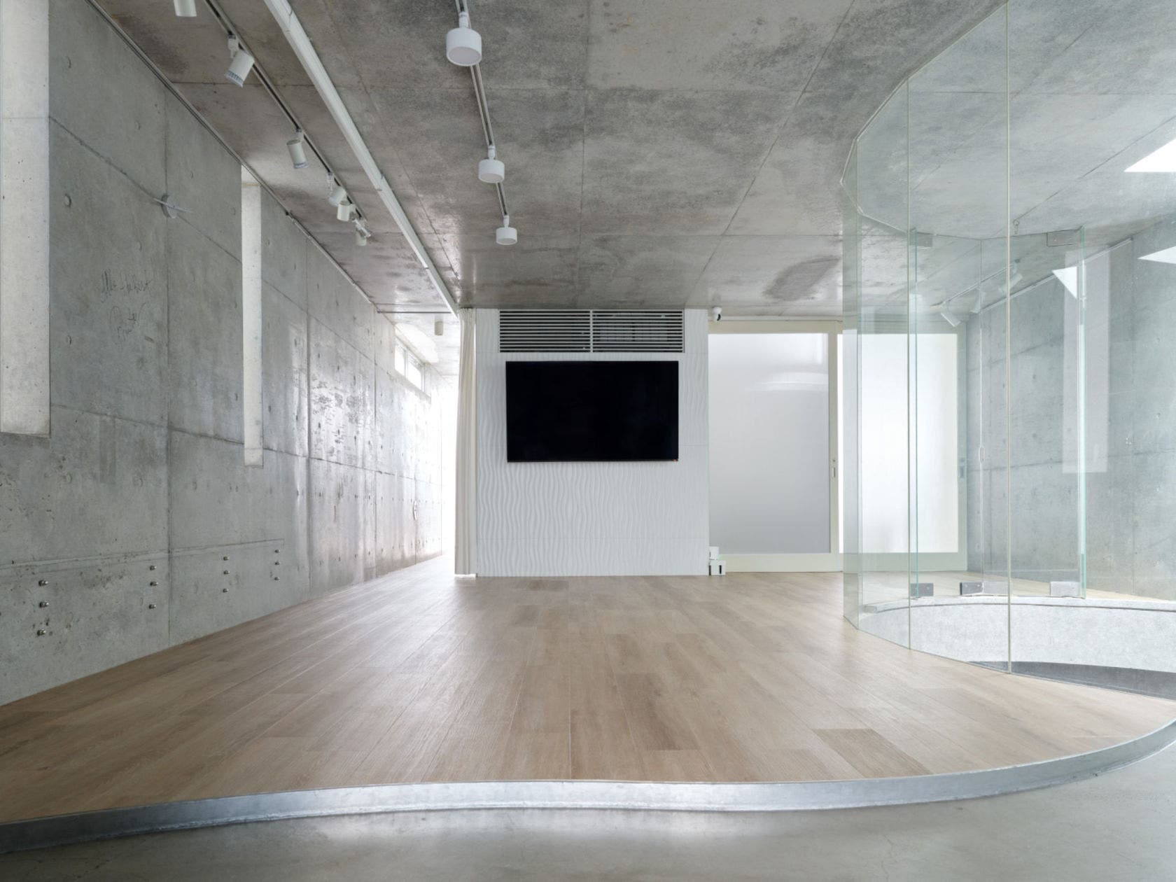  コンクリート打ち放しのデザイナーズレンタルスタジオ 新宿から丸ノ内線で8分の東高円寺駅から徒歩圏内の写真11